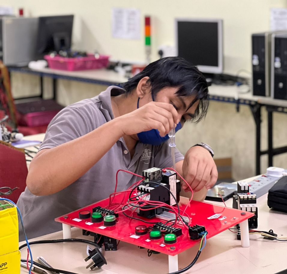 Full Time Courses – Kolej Vis Mechatronic